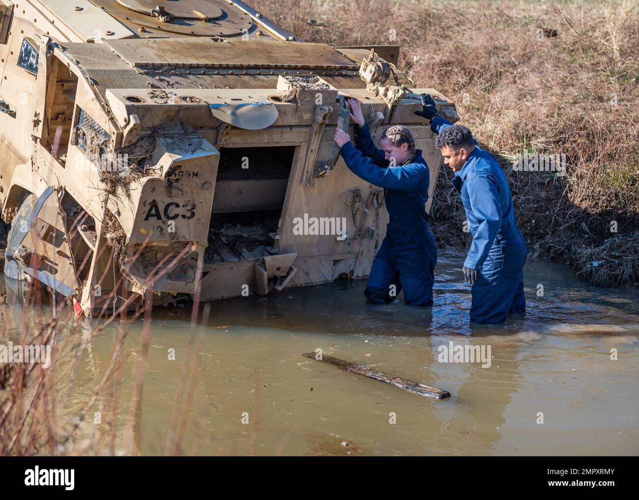 Marines assigned to Marine Corps Detachment Fort Leonard Wood, Motor ...