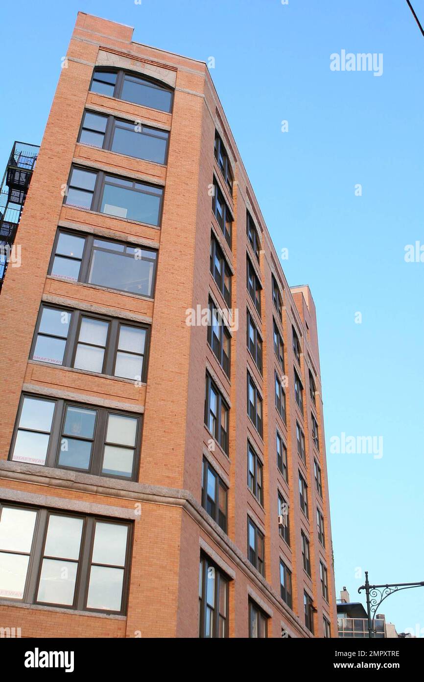 EXCLUSIVE!! Actress Kirsten Dunst left her new Soho apartment today ...