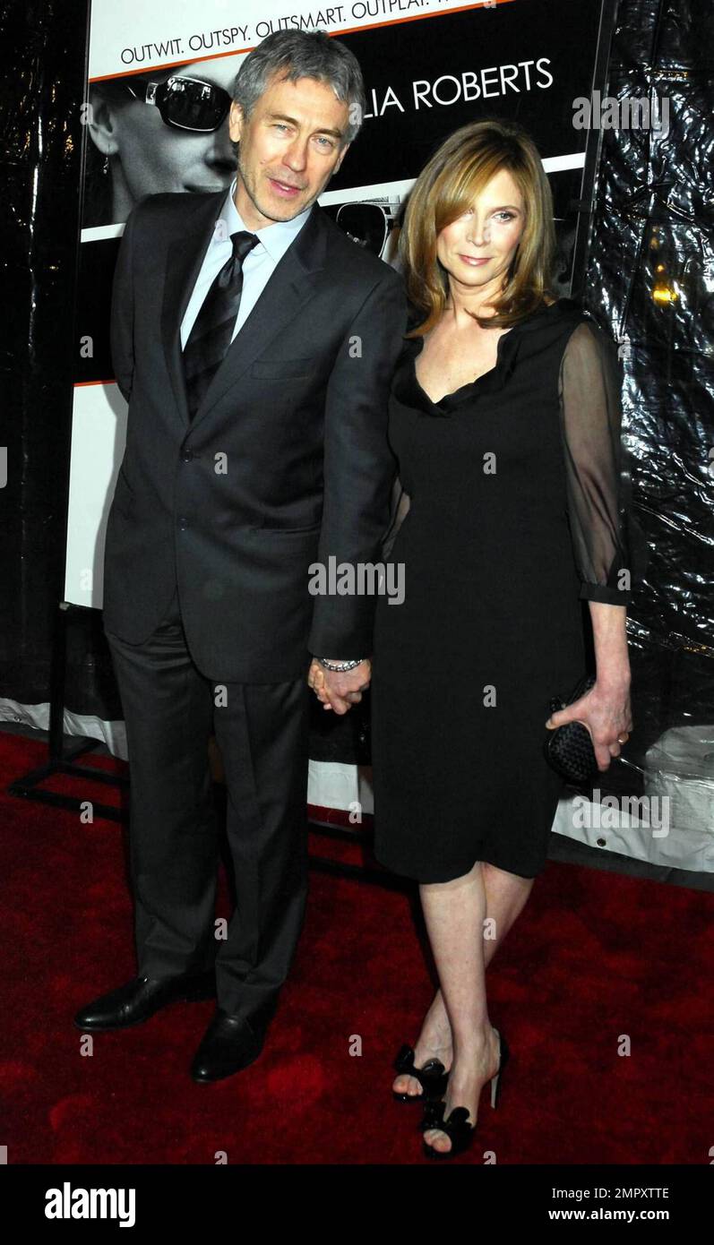 Tony and Susan Gilroy attend the premiere of "Duplicity" in New York ...