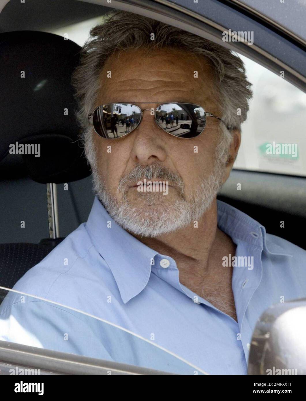 - A bearded Dustin Hoffman leaves the restaurant La Scala. Hoffman's ...