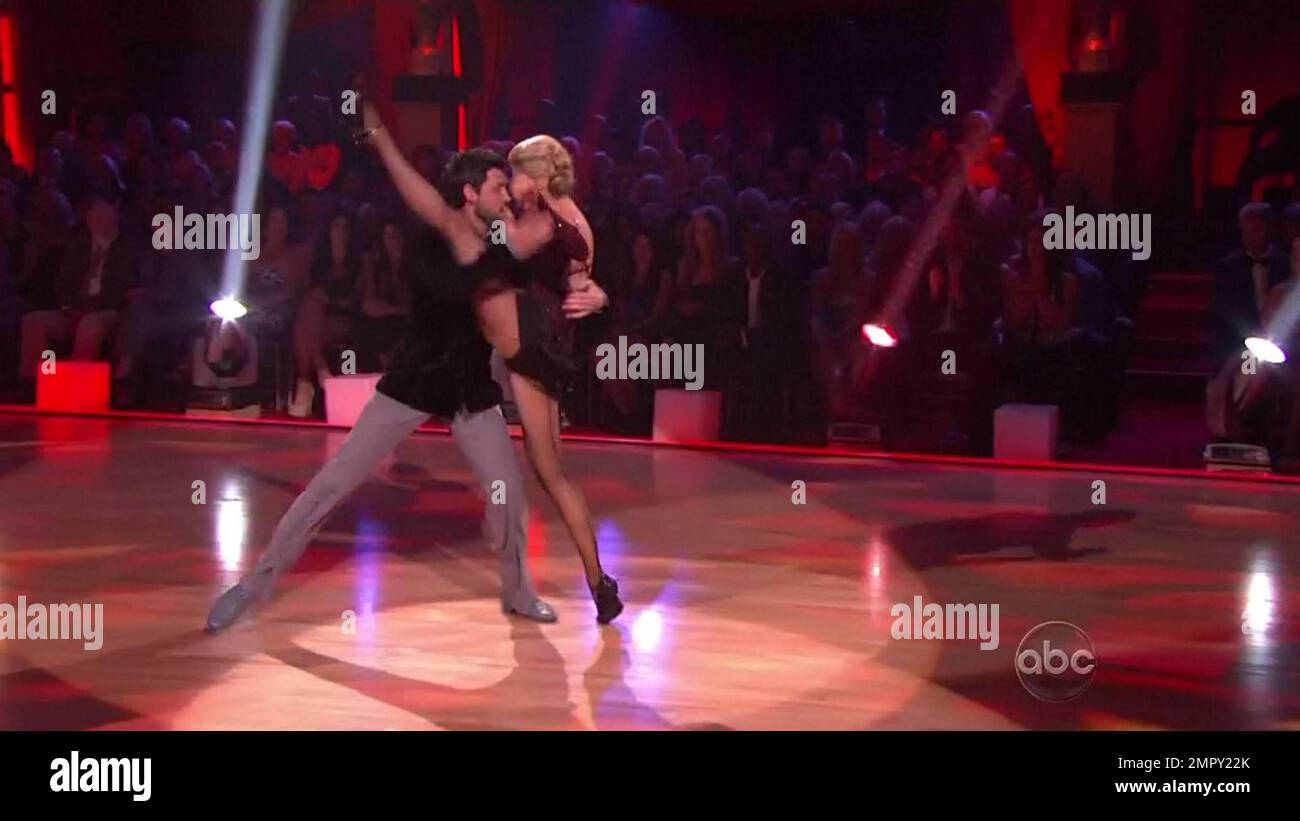 ESPN reporter, Erin Andrews, dances the Argentine Tango live with her ...