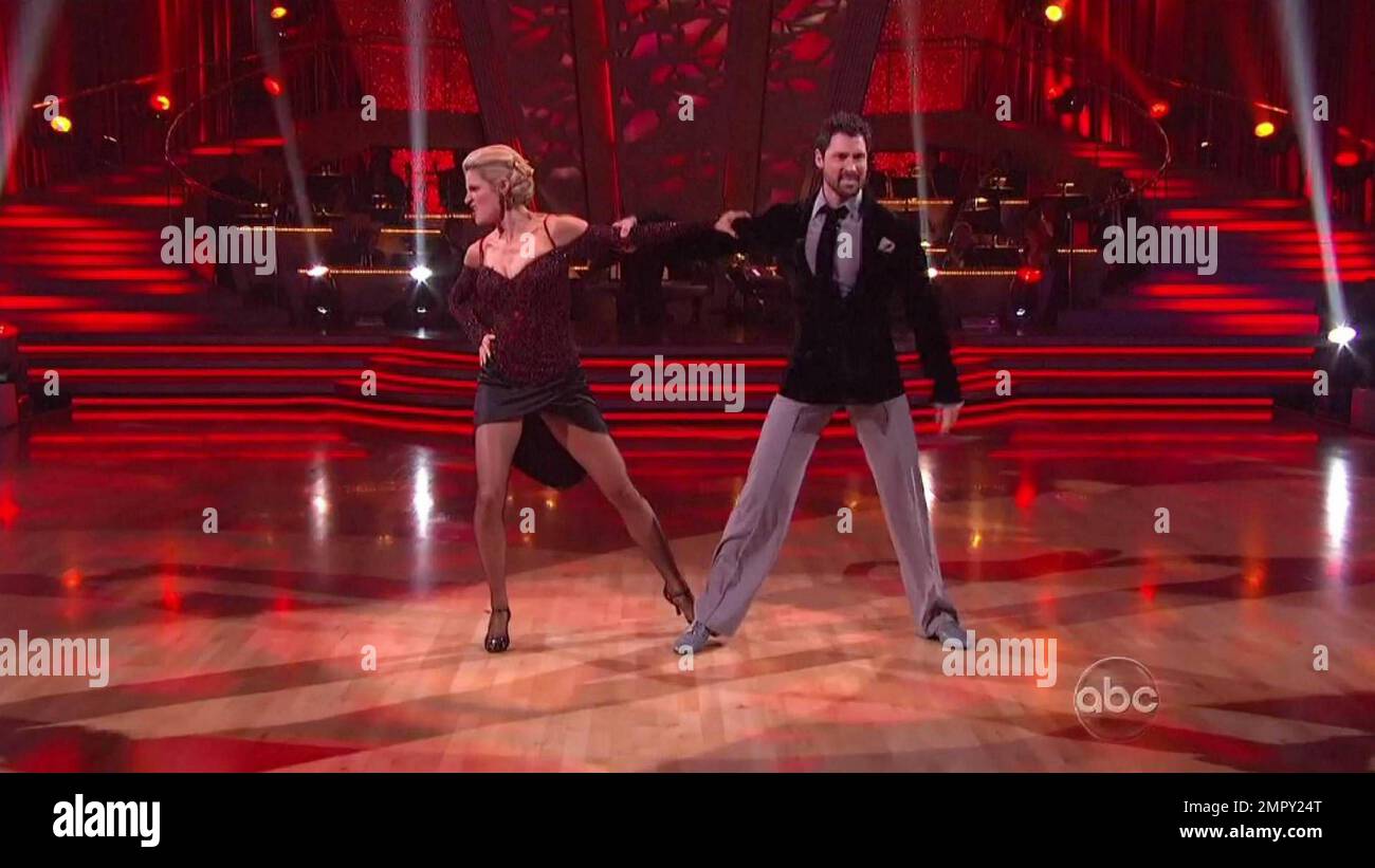 ESPN reporter, Erin Andrews, dances the Argentine Tango live with her ...