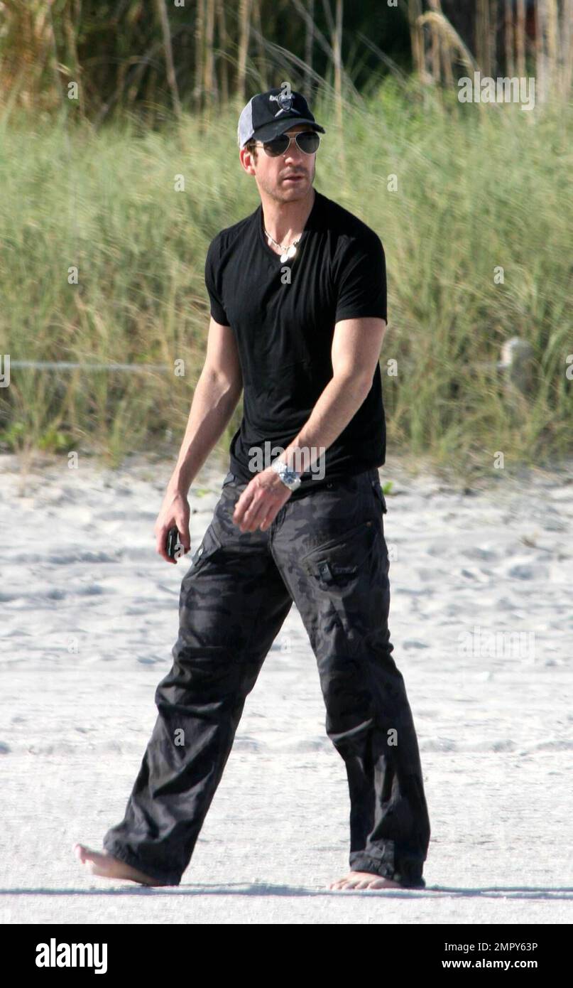 Exclusive!! Barefoot Dylan McDermott spends a day on Miami Beach with pals. The hunky star went ...