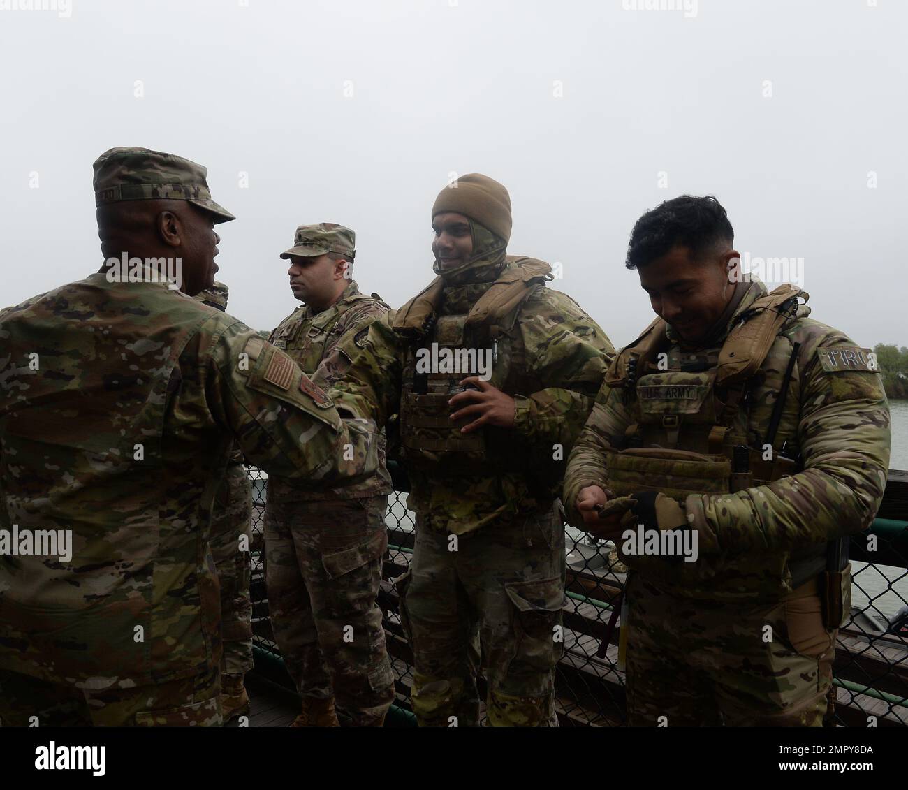 Texas Guardsmen assigned to Operation Lone Star receive recognition ...