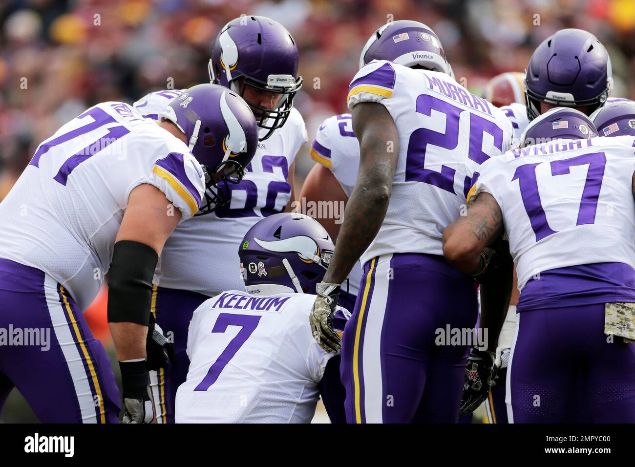 Minnesota Vikings quarterback Case Keenum (7) huddles the offense ...