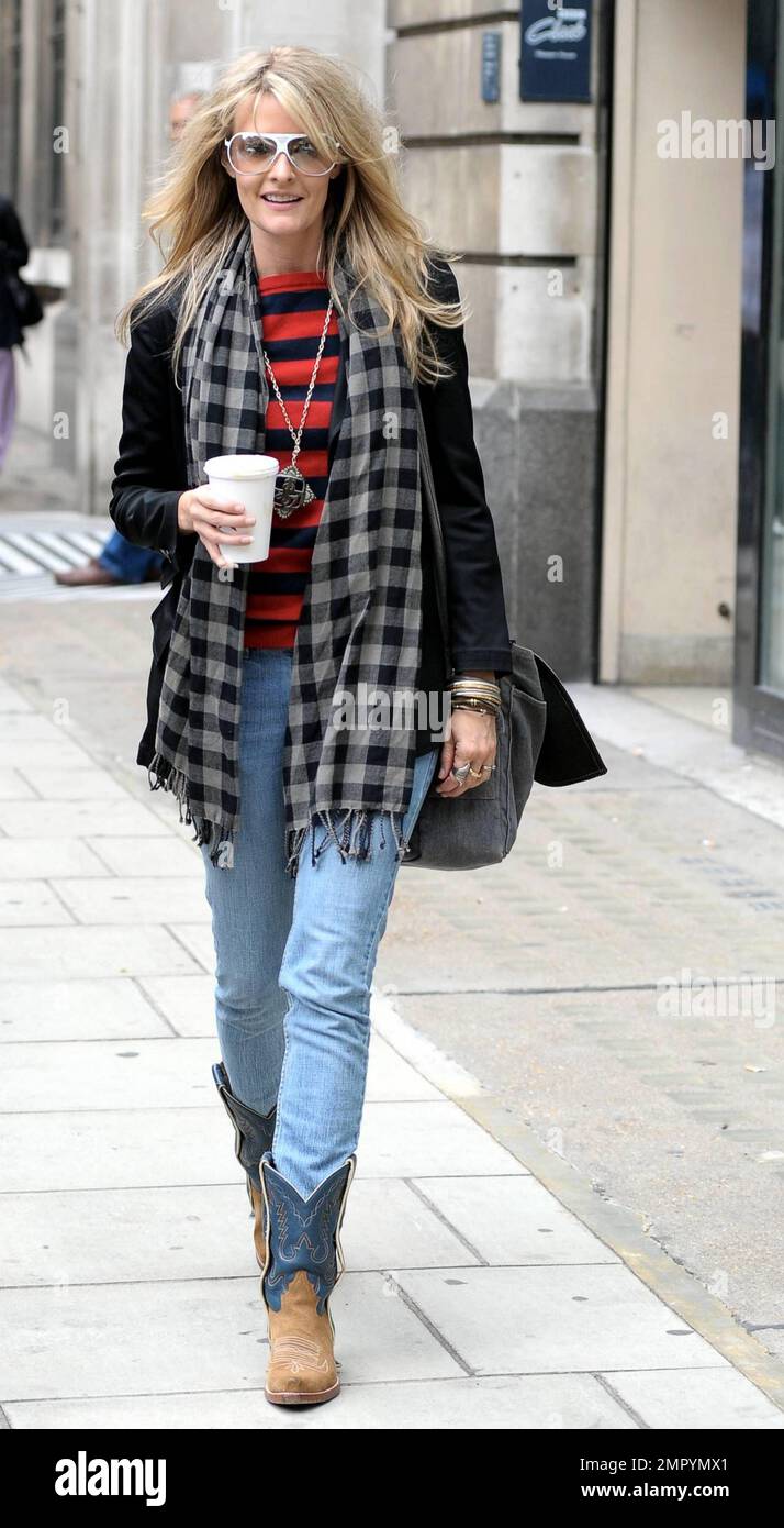 American country music singer Elizabeth Cook pays a visit to BBC Radio ...