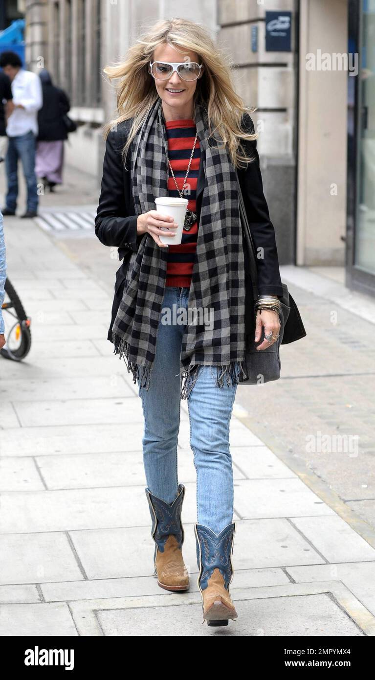 American country music singer Elizabeth Cook pays a visit to BBC Radio ...