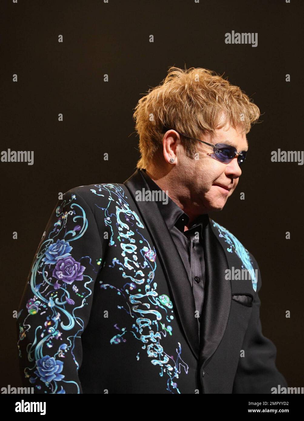 Elton john uk concert hi-res stock photography and images - Alamy