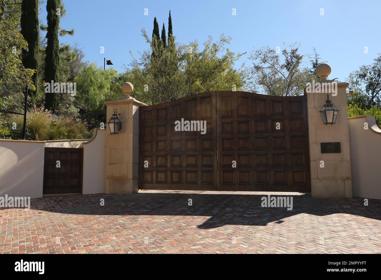 Street-side views of $33M estate reportedly just bought by Elton John ...