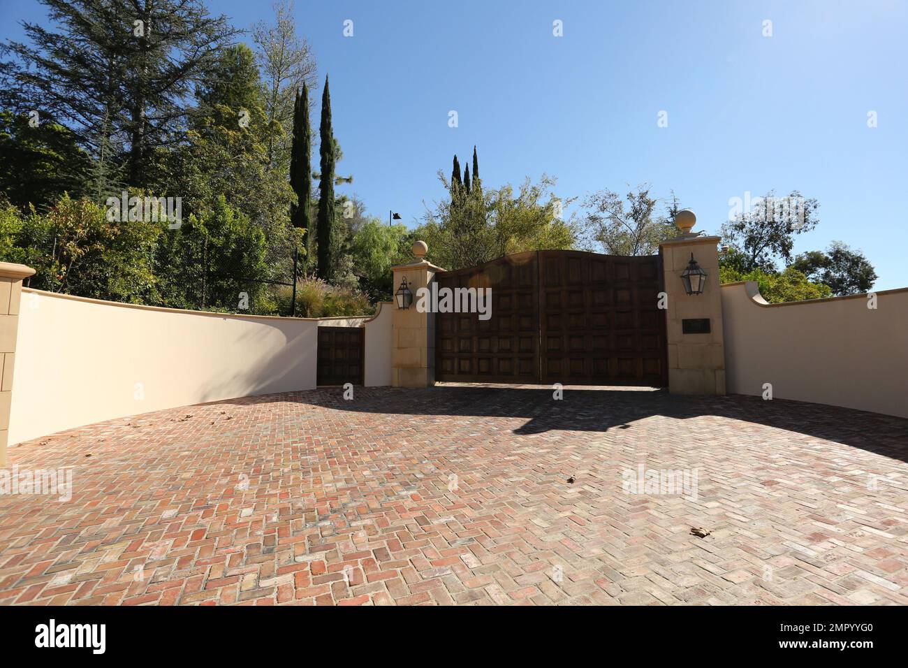 Street-side views of $33M estate reportedly just bought by Elton John ...