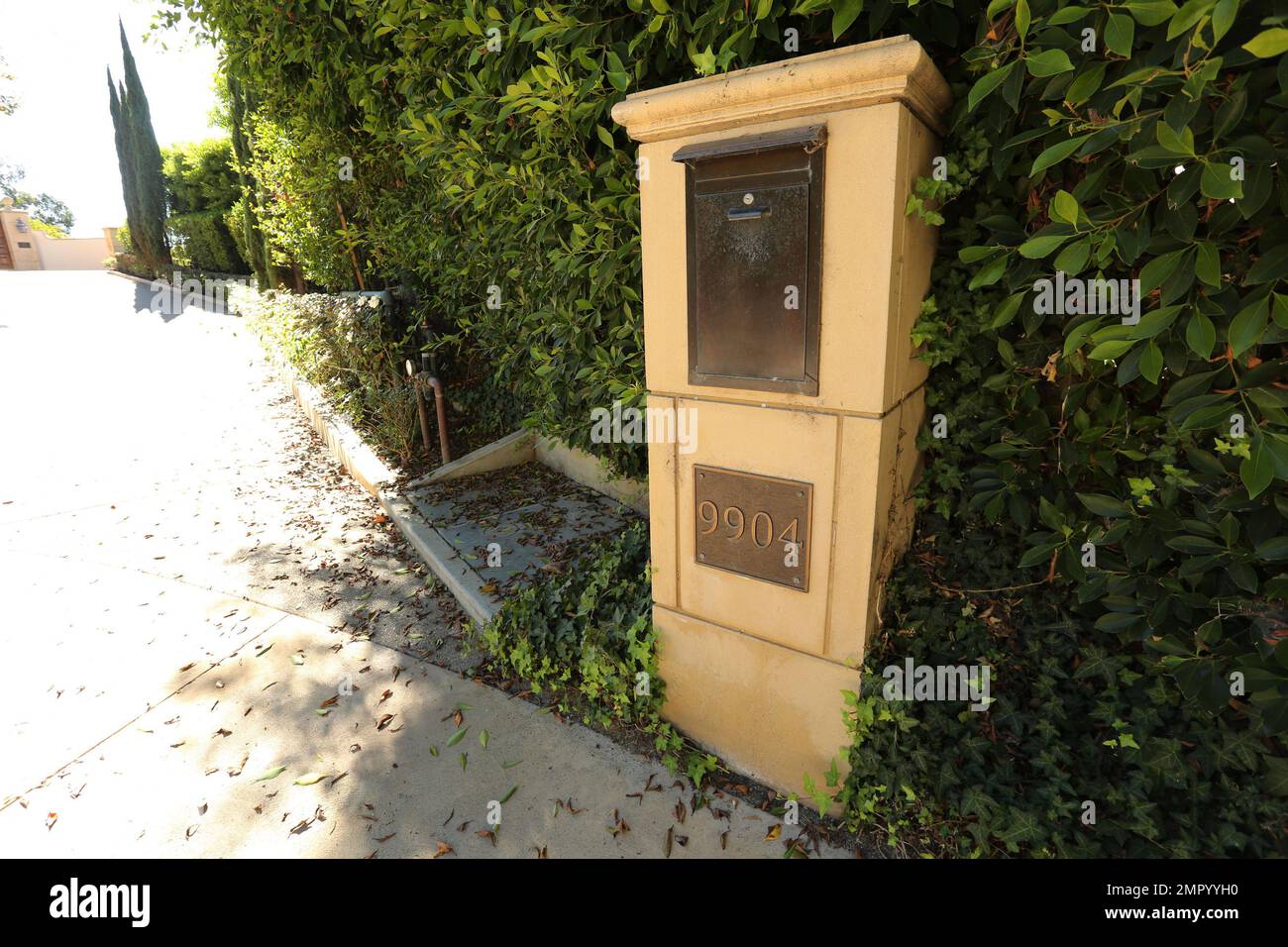 Street-side views of $33M estate reportedly just bought by Elton John ...