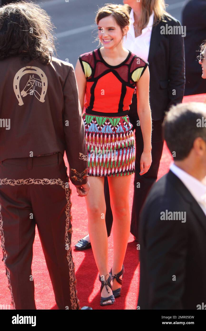 Emma watson and ezra miller hi-res stock photography and images - Alamy