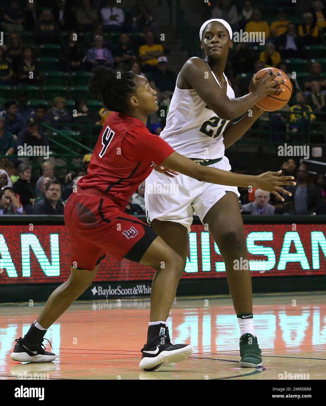 Lamar center Briana Laidler (4) guards Baylor center Kalani Brown (21 ...