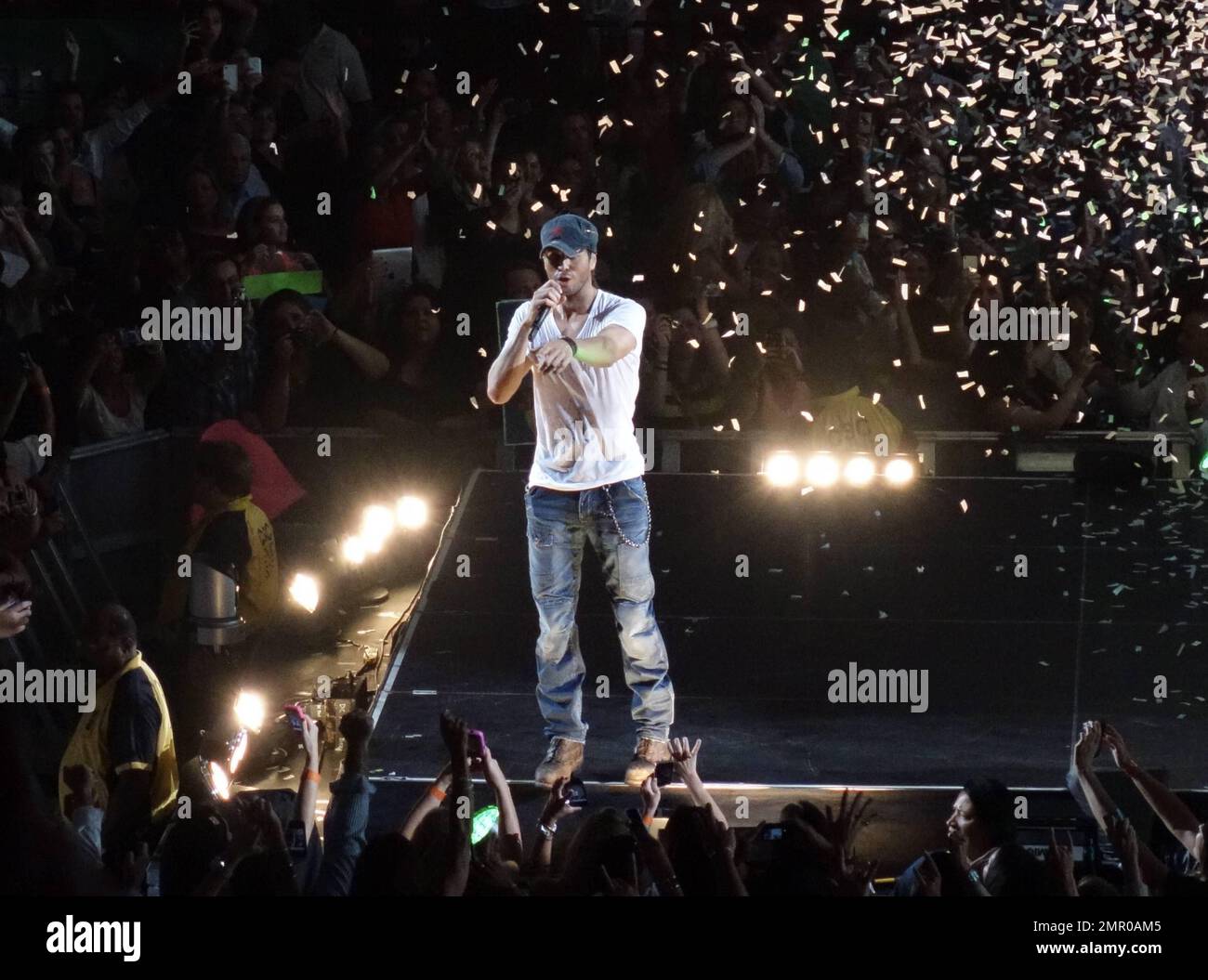 EXCLUSIVE!! Enrique Iglesias performs live at American Airlines Arena ...
