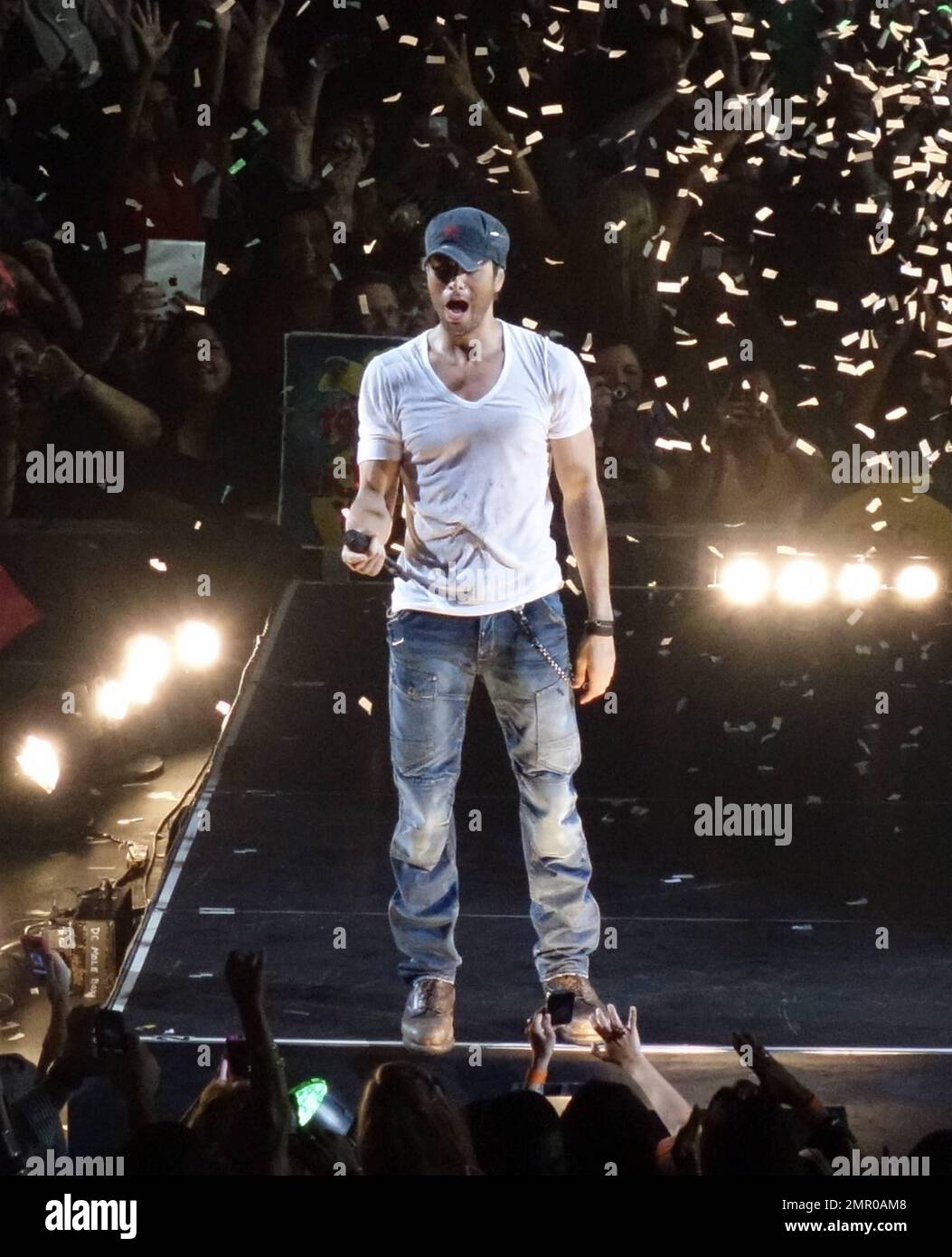 EXCLUSIVE!! Enrique Iglesias performs live at American Airlines Arena ...