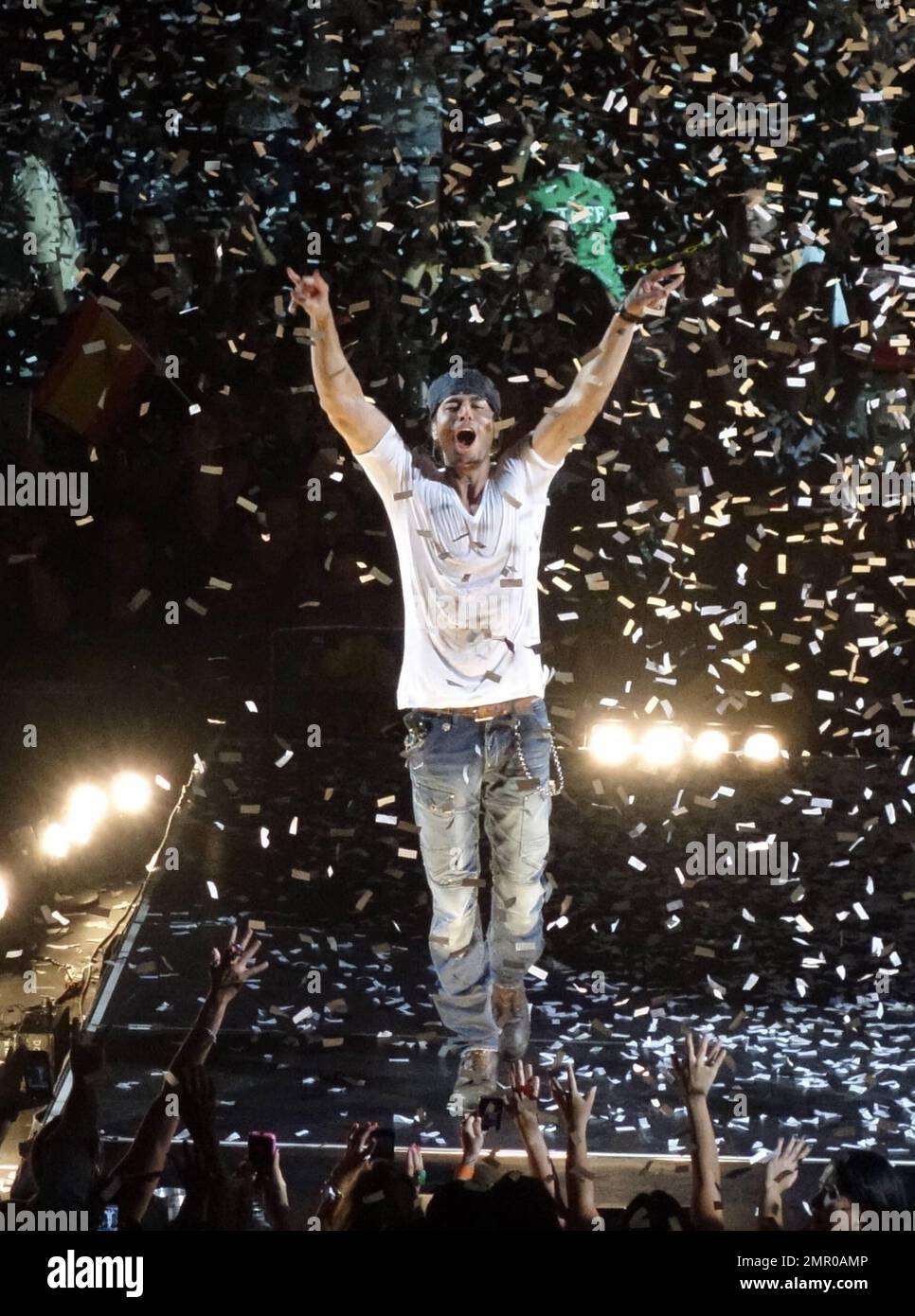 EXCLUSIVE!! Enrique Iglesias performs live at American Airlines Arena ...