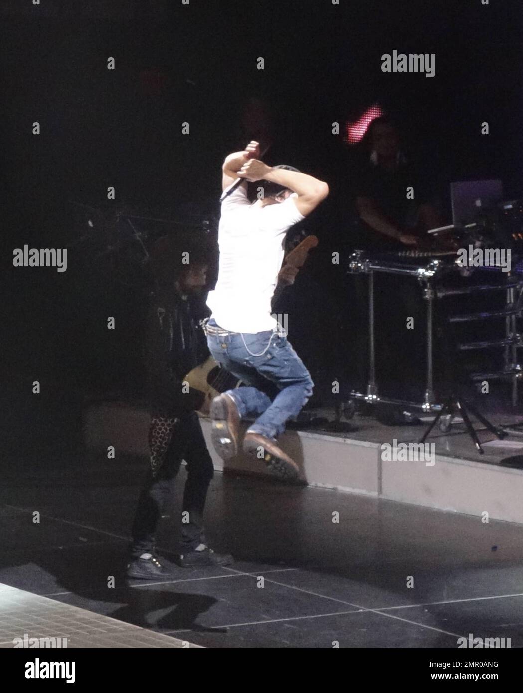 EXCLUSIVE!! Enrique Iglesias performs live at American Airlines Arena ...