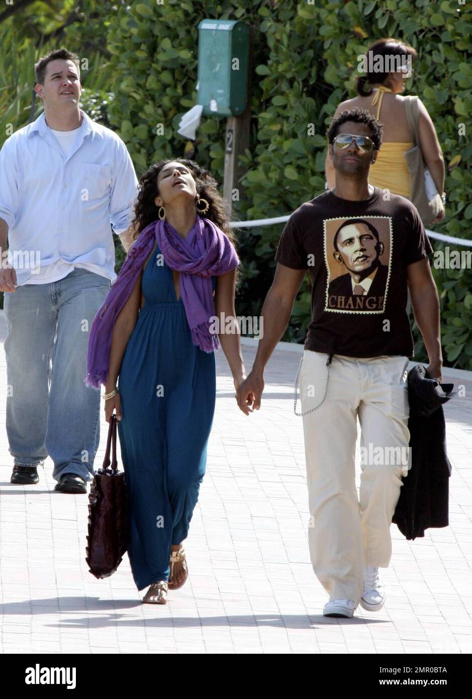 Exclusive!! Grammy-nominated R&B artist Eric Benet wears an Obama ...