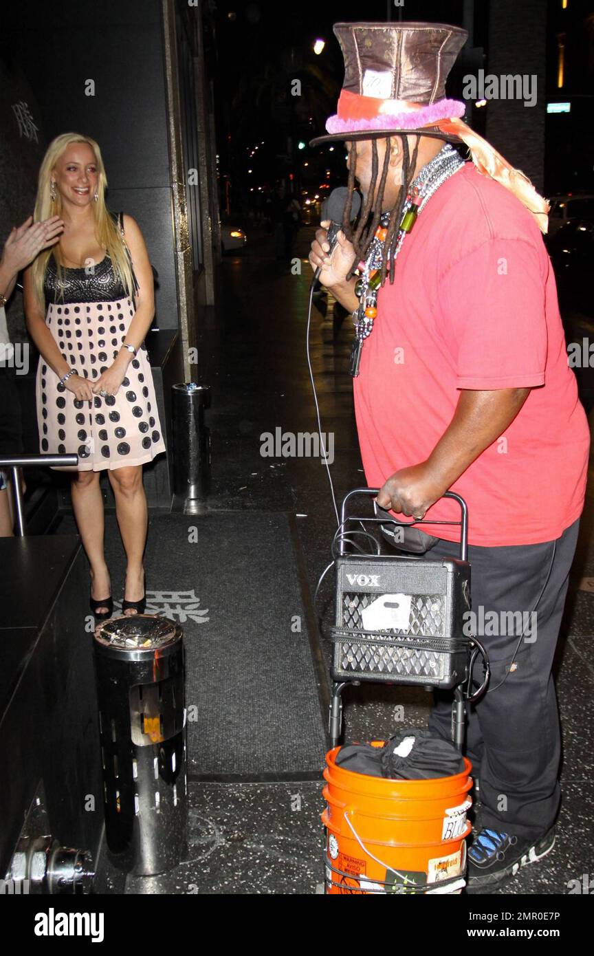 EXCLUSIVE!! Former "The Bachelor: Rome" star Erica Rose wears a funky ...