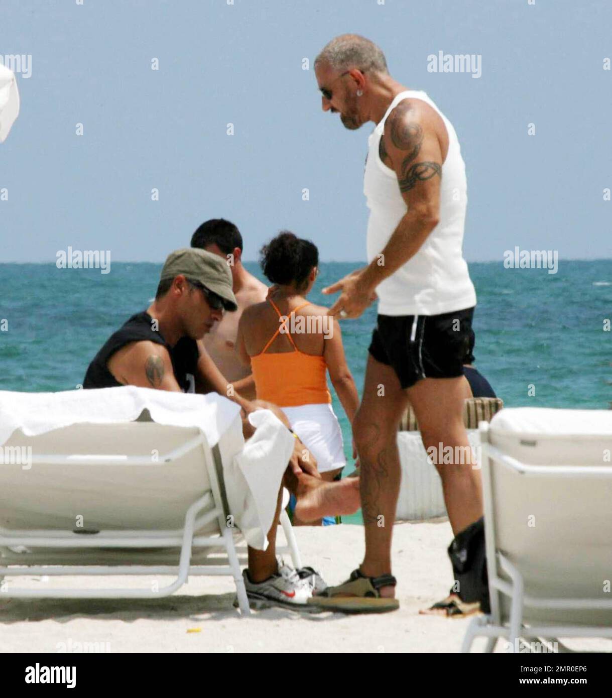 Eros Ramazotti and friends spend an afternoon on Miami Beach before ...