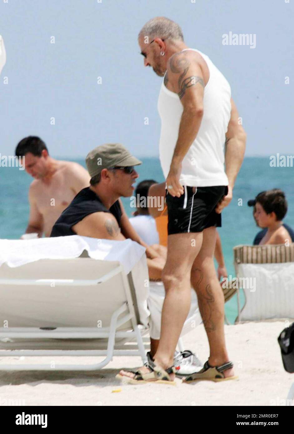 Eros Ramazotti and friends spend an afternoon on Miami Beach before ...