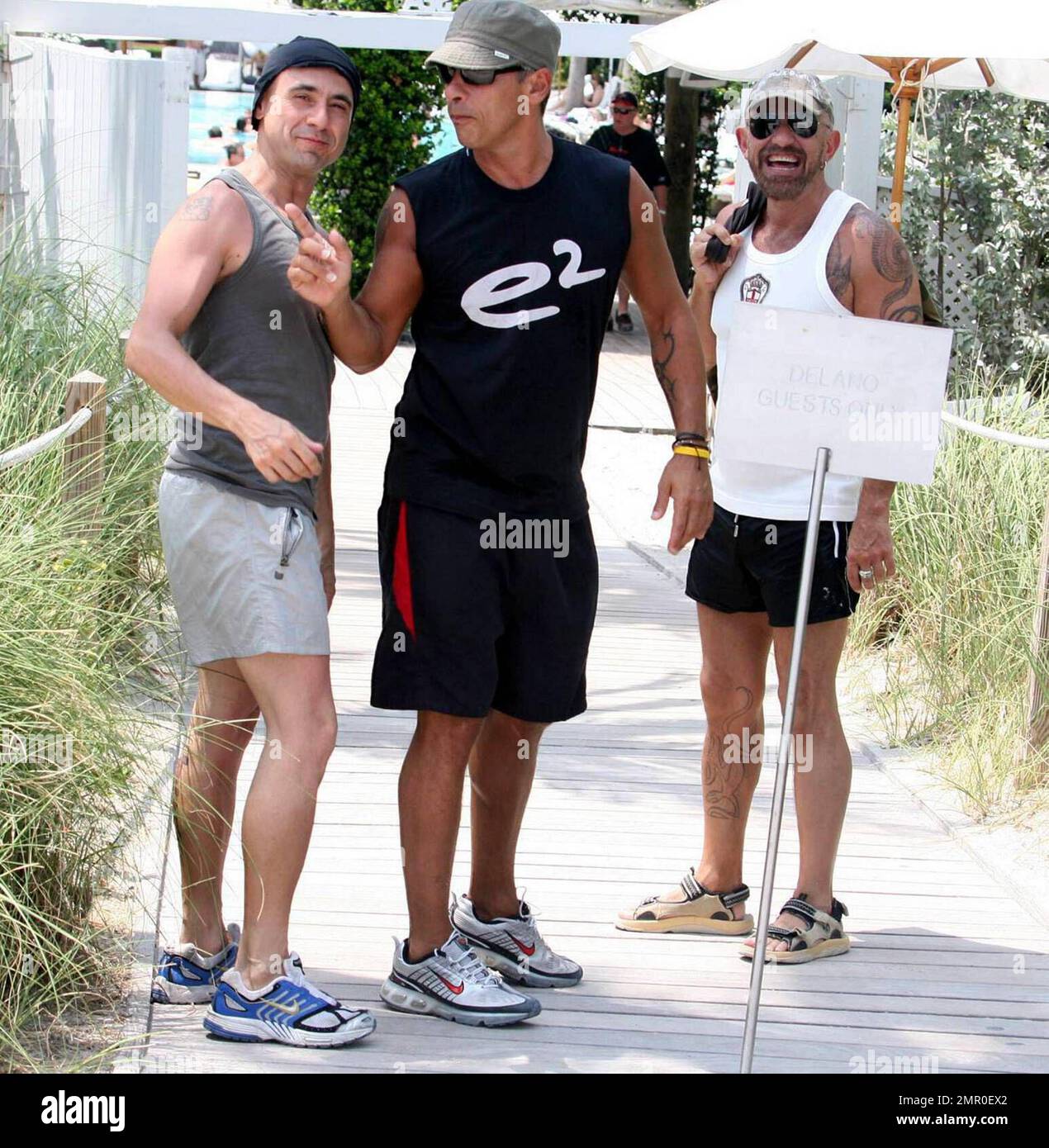 Eros Ramazotti and friends spend an afternoon on Miami Beach before ...