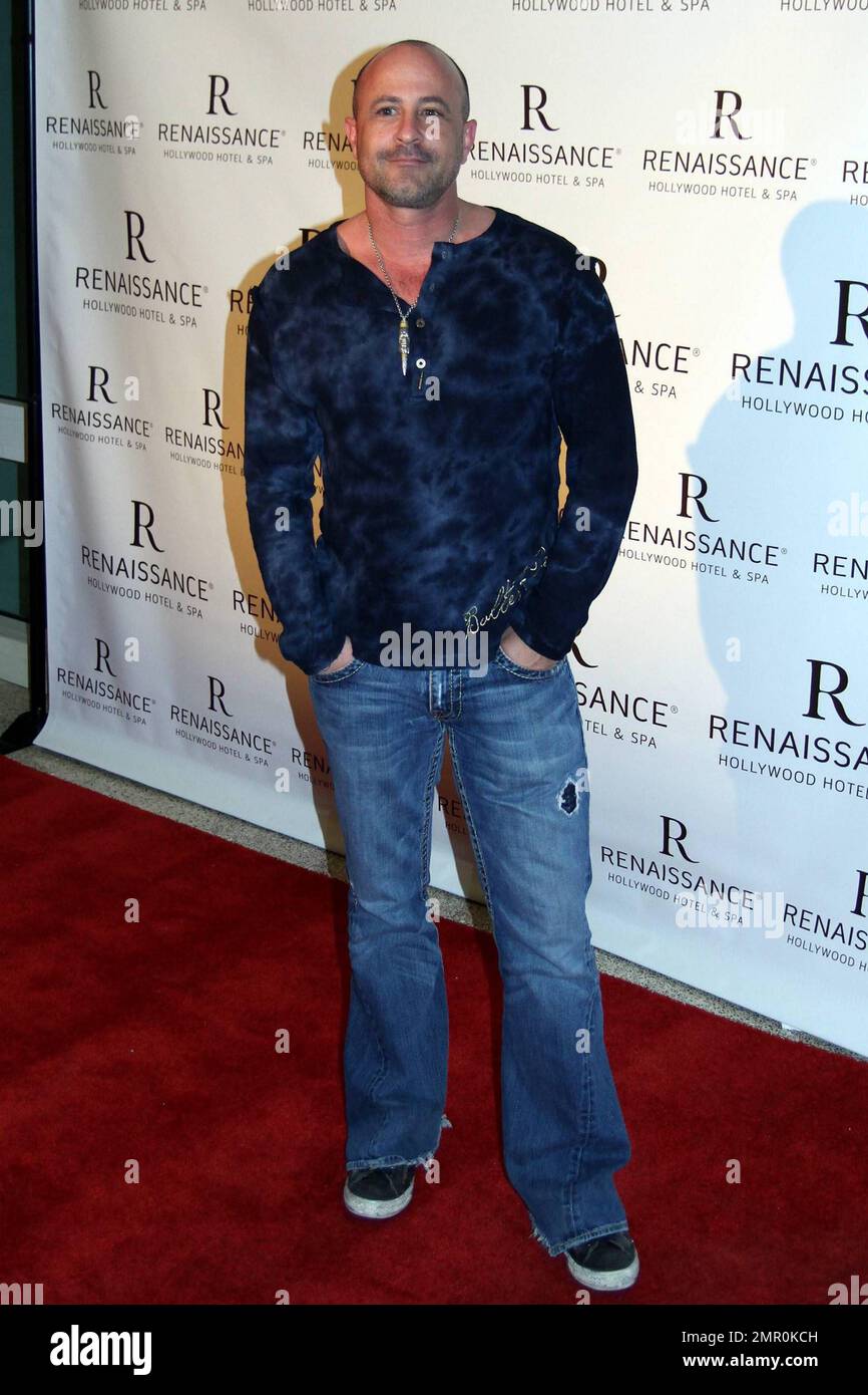 Rafi Anteby arrives on the red carpet at Emilio Estefan's Book Release ...