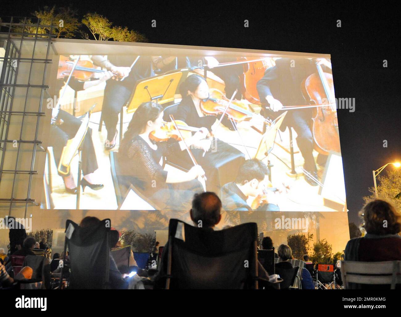 EXCLUSIVE!! Gloria and Emilio Estefan spend an evening with daughter ...