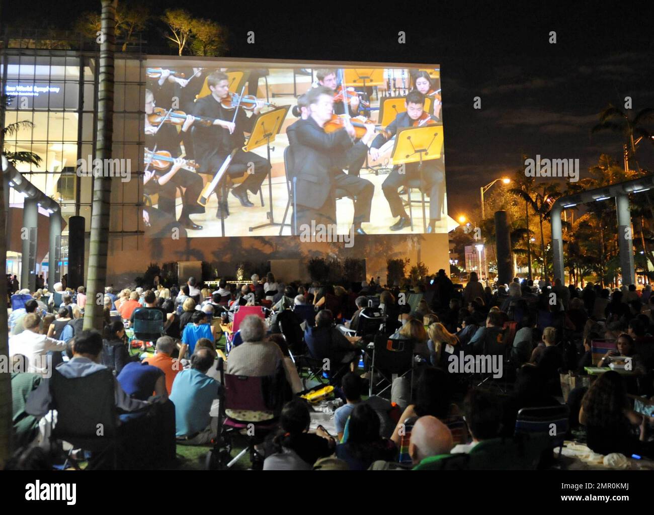 EXCLUSIVE!! Gloria and Emilio Estefan spend an evening with daughter ...