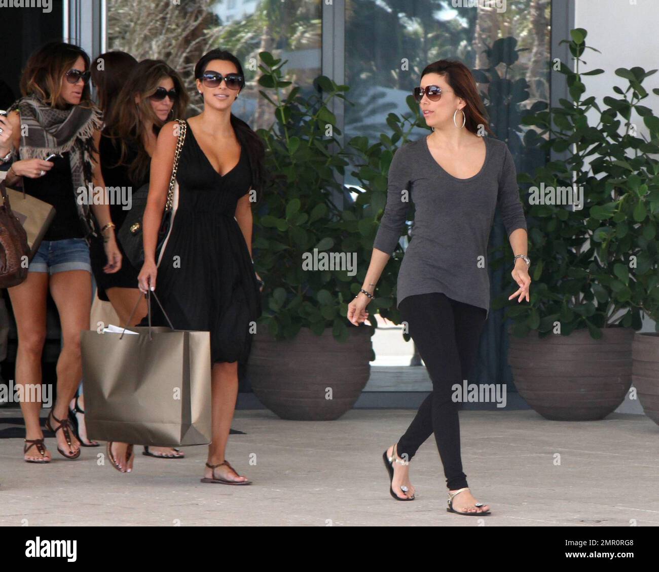 Eva Longoria Parker celebrates her birthday with a group of friends in ...