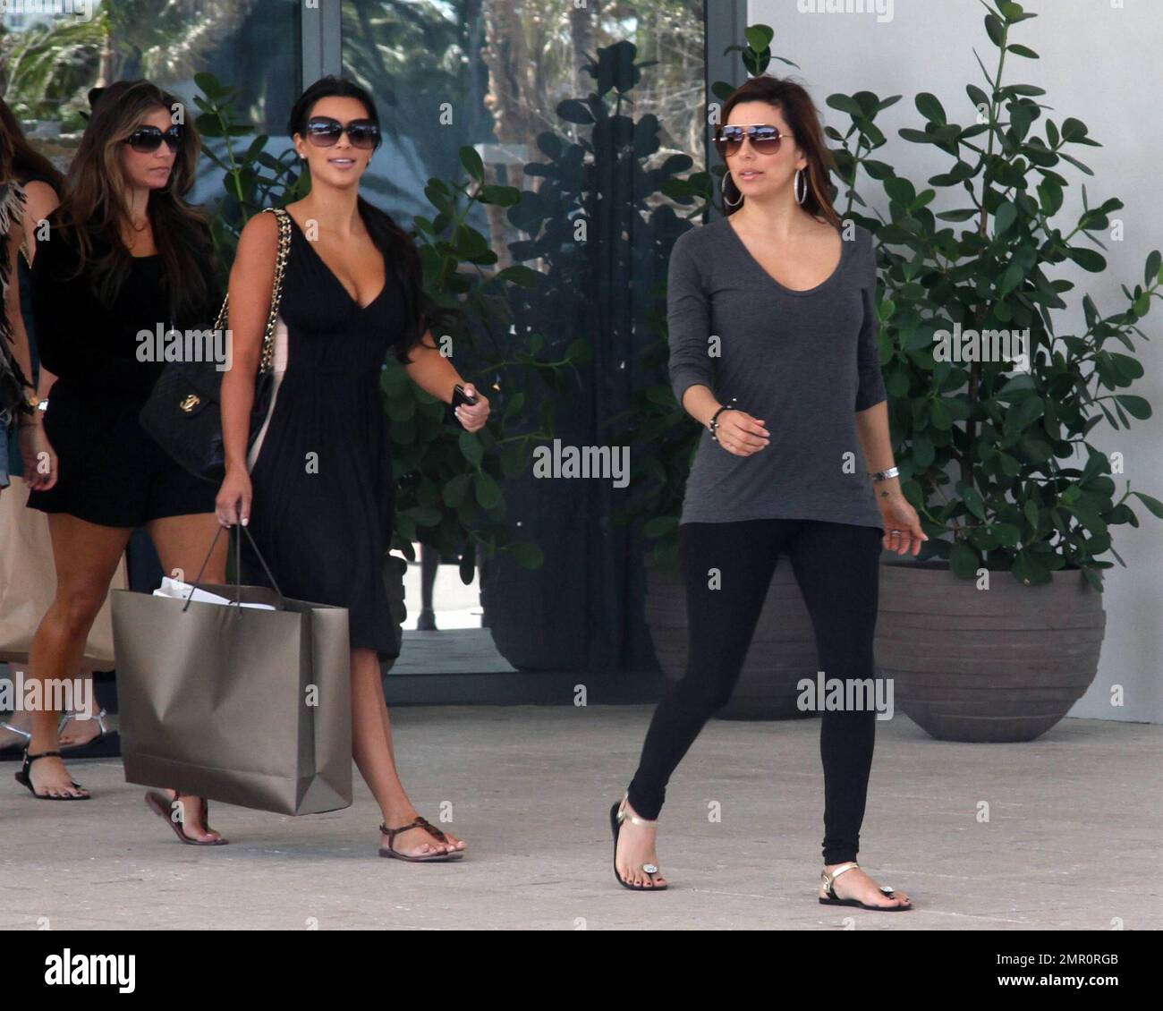 Eva Longoria Parker celebrates her birthday with a group of friends in ...