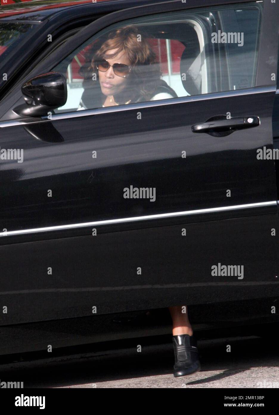 Exclusive!! Rapper Eve made a purchase at LA's Fine Art Music ...