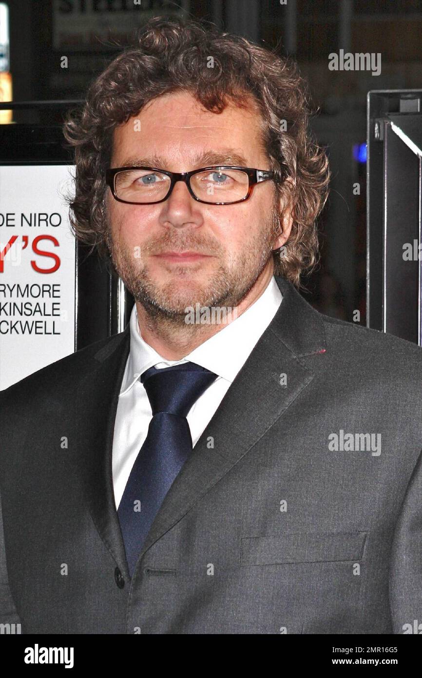 - Kirk Jones at the World Premiere of "Everybody's Fine" at the AFI ...