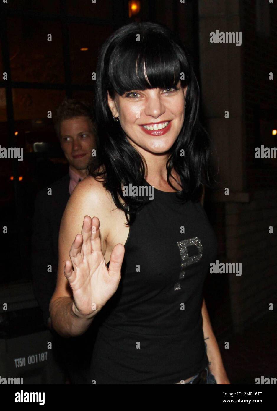 Pauley perrette hair hi-res stock photography and images - Alamy