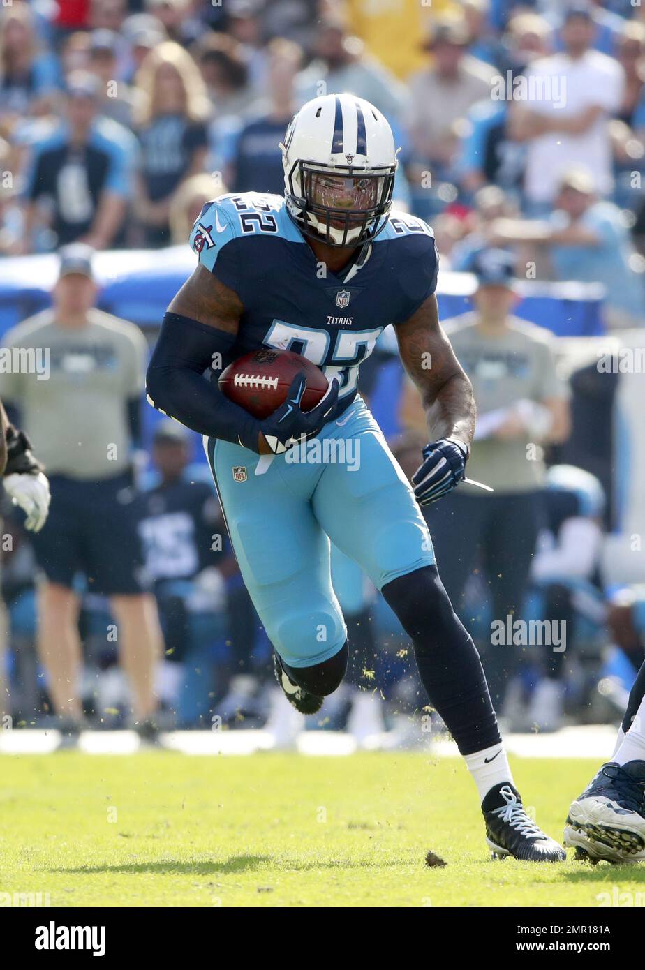 Tennessee Titans running back Derrick Henry (22) runs the ball against ...