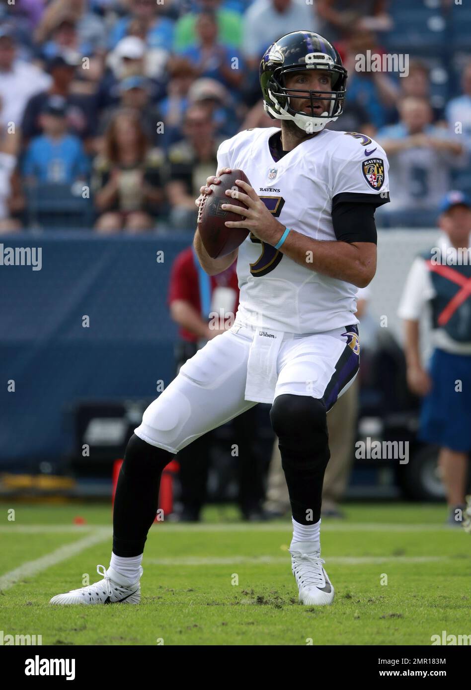 Baltimore Ravens quarterback Joe Flacco (5) looks to throw a pass ...