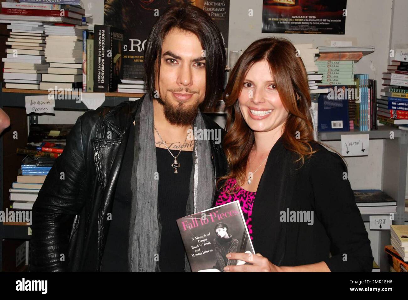 Mary Forsberg Weiland wife of renegade musician Scott Weiland signs ...