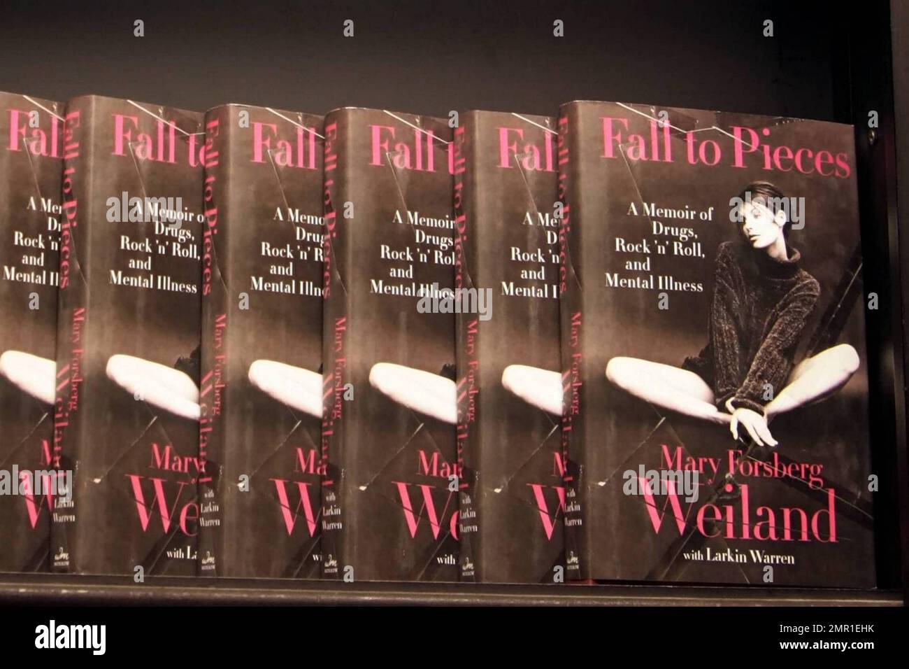 Mary Forsberg Weiland wife of renegade musician Scott Weiland signs ...