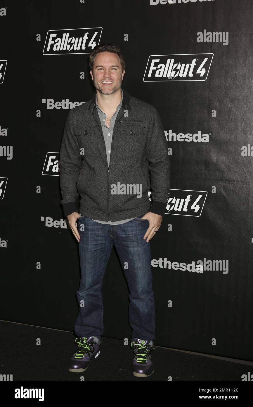 Scott porter fallout hi-res stock photography and images - Alamy