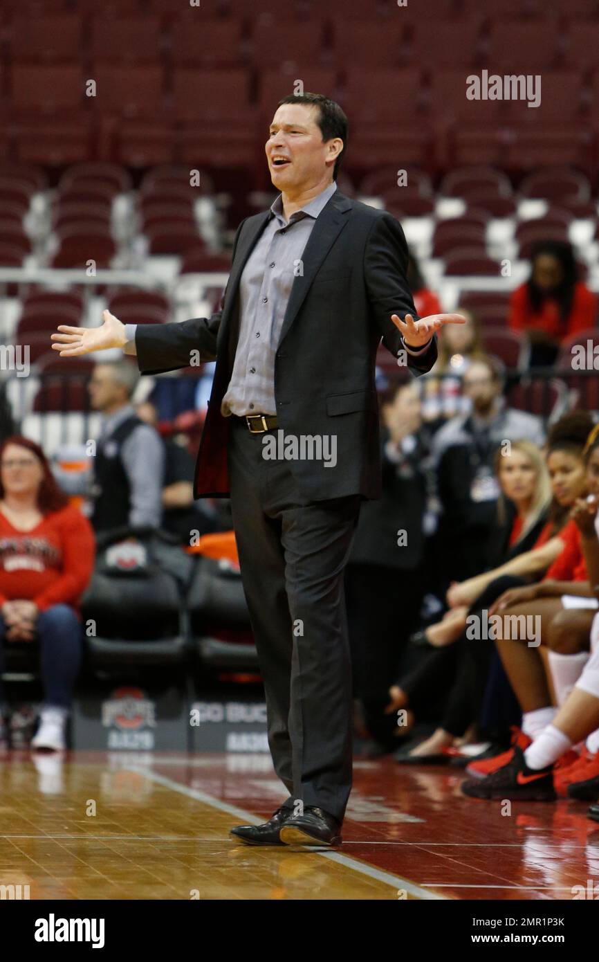 Ohio State head coach Kevin McGuff instructs his team against Urbana ...