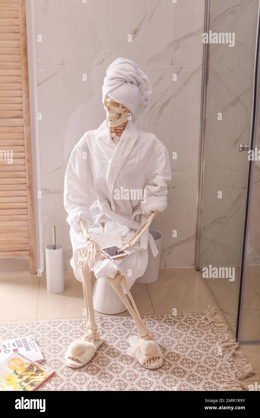 Bizarre toilet art hi-res stock photography and images - Alamy