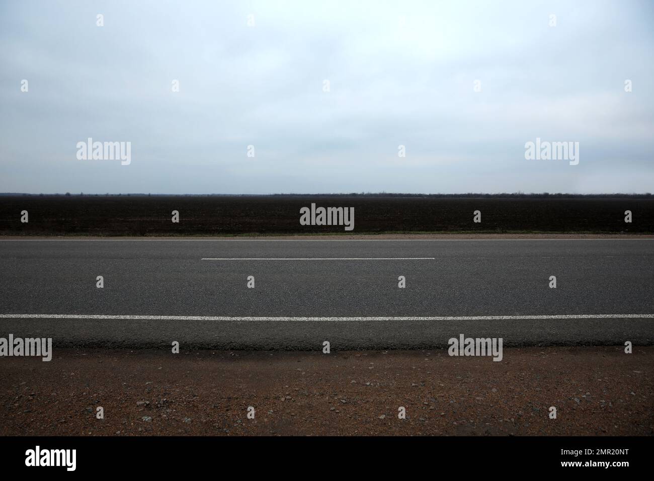 Beautiful view of asphalt highway without transport Stock Photo - Alamy