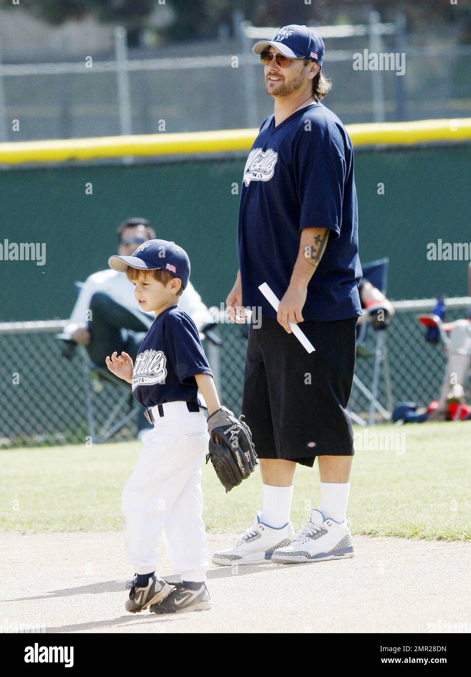 Kevin Federline and pregnant girlfriend Victoria Prince watch on as ...