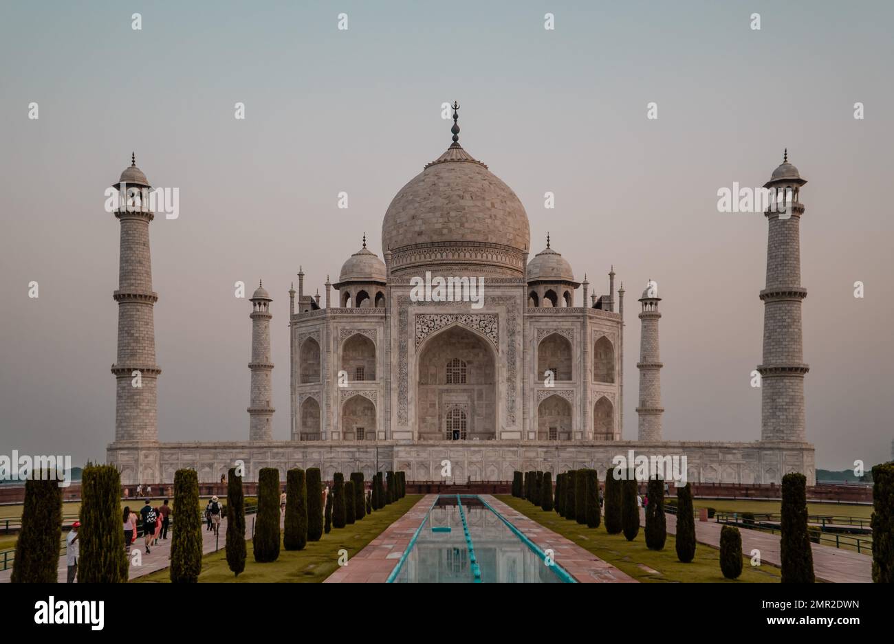 A breathtaking view of the beautiful Taj Mahal temple from the gate ...