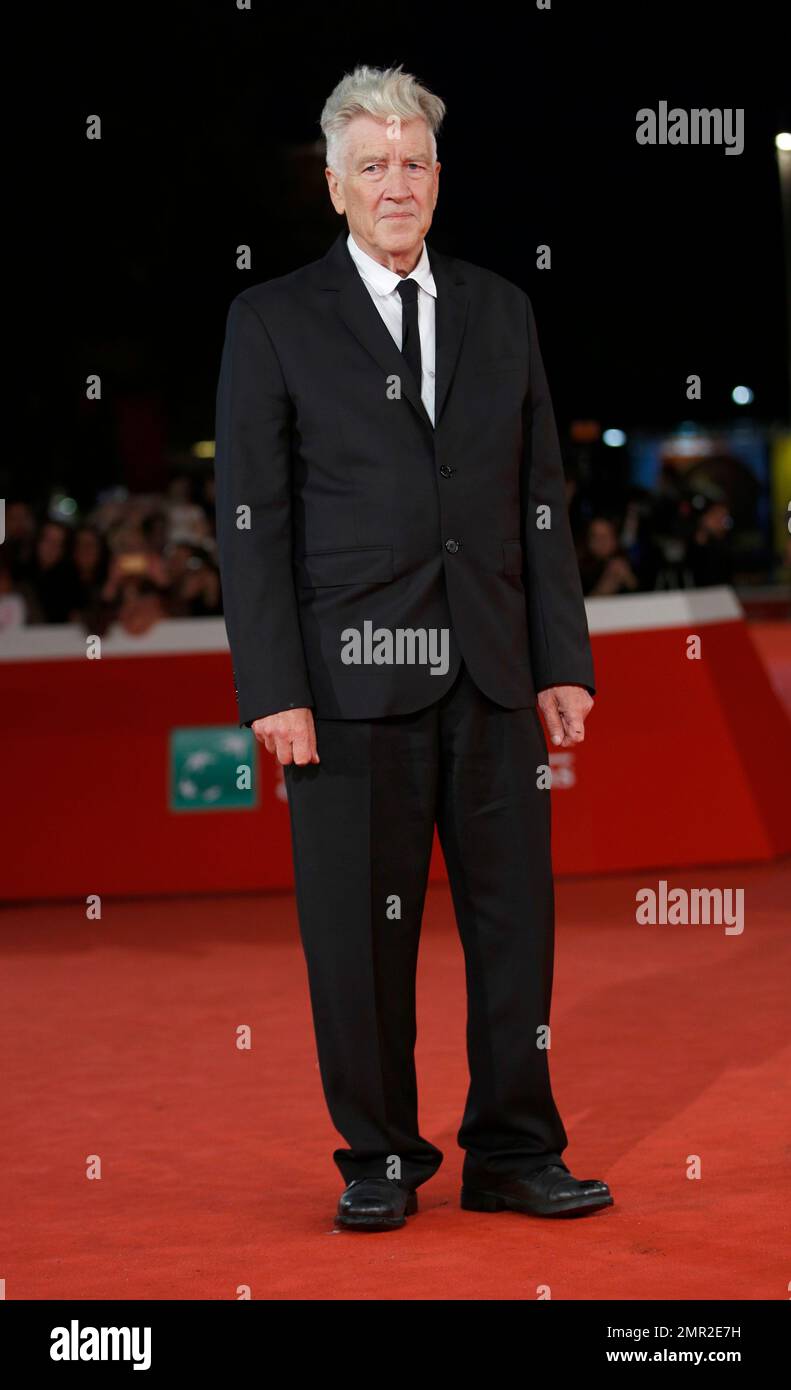 Director David Lynch poses on the red carpet before the meeting Close ...
