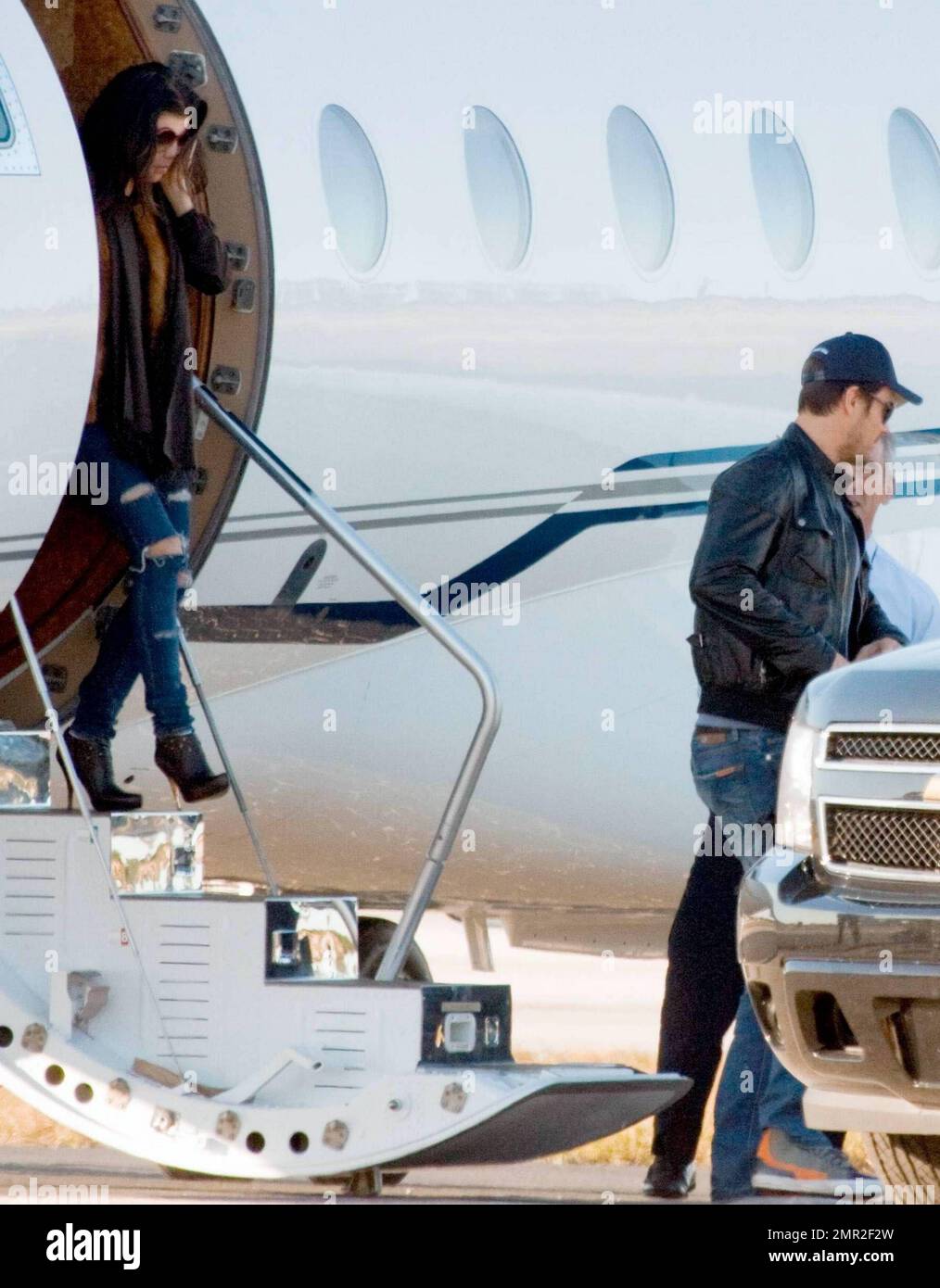 EXCLUSIVE!! Fergie chose some killer high heels for her flight on a ...