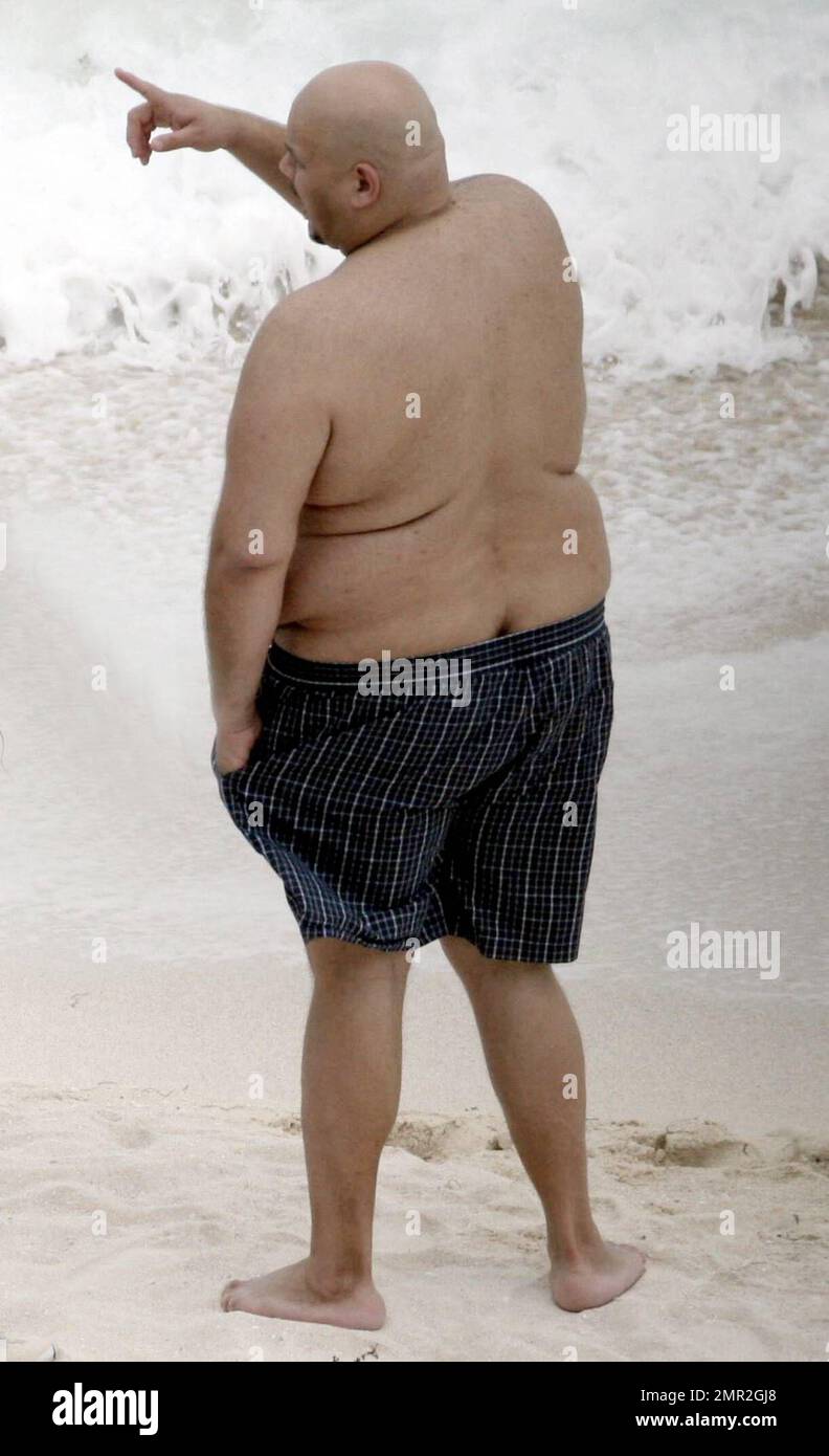 Exclusive!! Rapper Fat Joe (aka Fat Joe da Gangsta) beachside with his ...