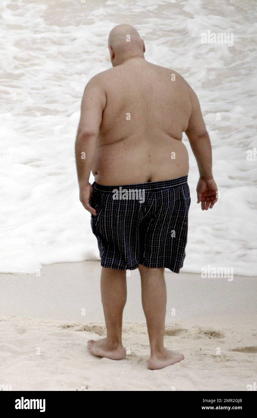 Exclusive!! Rapper Fat Joe (aka Fat Joe da Gangsta) beachside with his ...