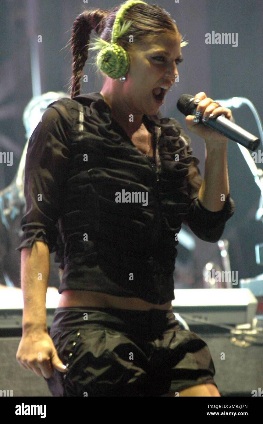 Fergie shows she is back in business and back in shape during her ...