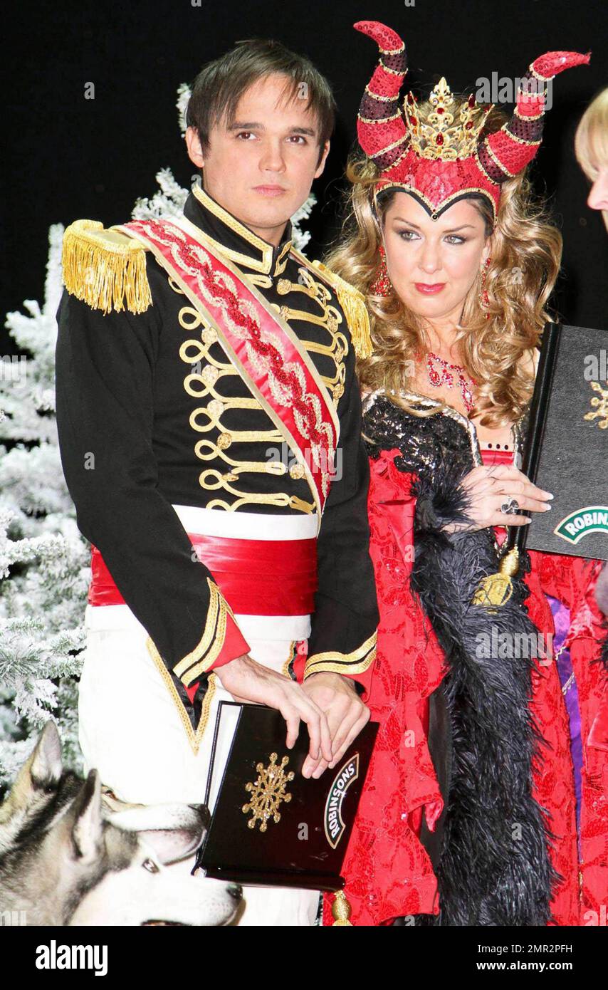 Gareth Gates and Claire Sweeney at the First Family Entertainment ...